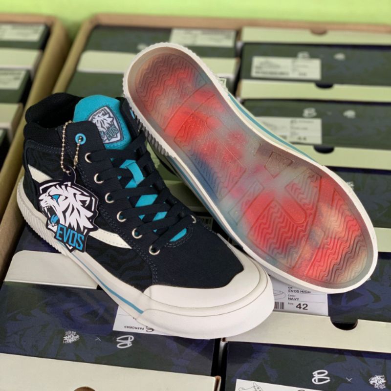 Jual Sepatu Patrobas X Evos High & Low Original Limited Edition Size 36 ...