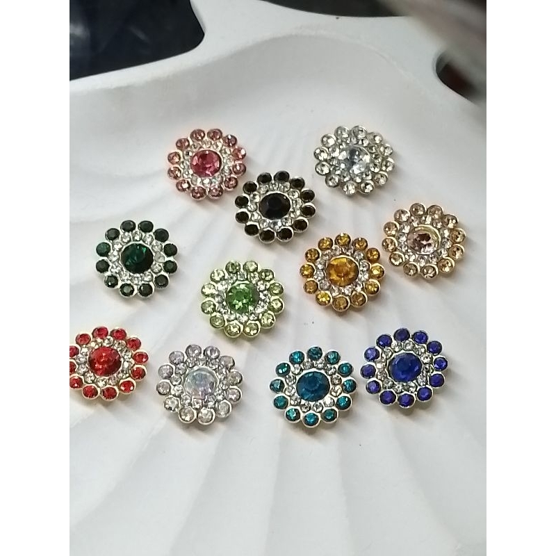 Jual Diamond bunga kristal jahit payet bunga per lusin 12 pcs | Shopee ...