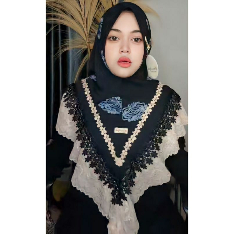 Jual Hijab SARAH by ALmeera Hijab , Hijab Crinkel Renda Tumpuk | Shopee ...