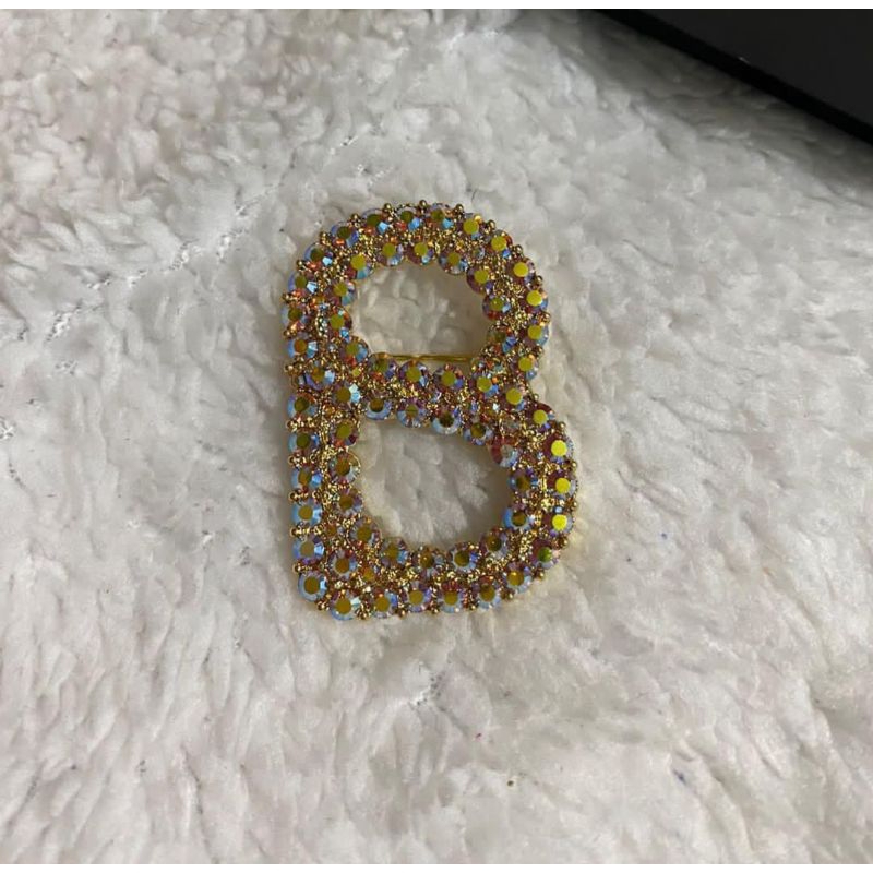 Jual broch buttonscarves original lengkap box | Shopee Indonesia