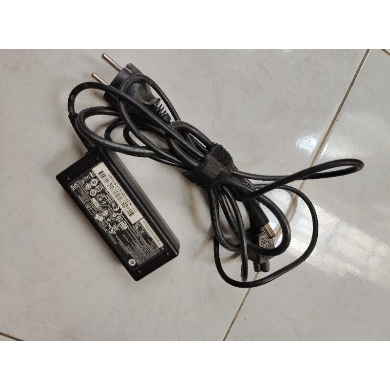 Jual CHARGER LAPTOP MERK HP ORIGINAL CABUTAN DARI LAPTOP ASLINYA ...