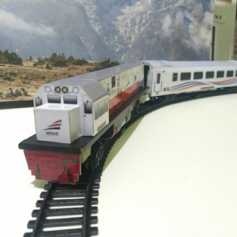 Jual Mainan Miniatur Kereta Api Indonesia Spesial Order 001 | Shopee ...