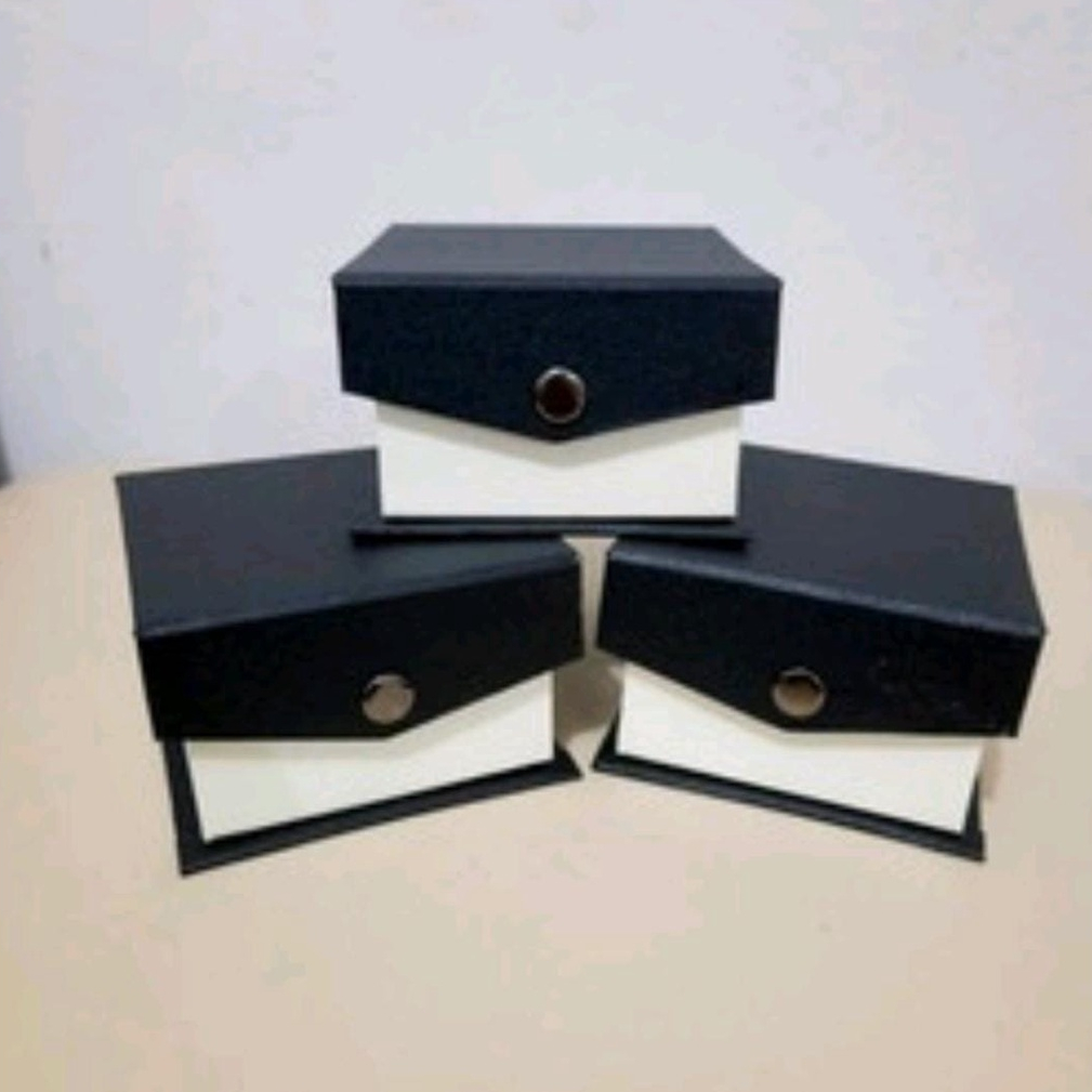 Jual SATUAN BOX KANCING / BOX KANCING BUAT KELENGKAPAN JAM | Shopee ...