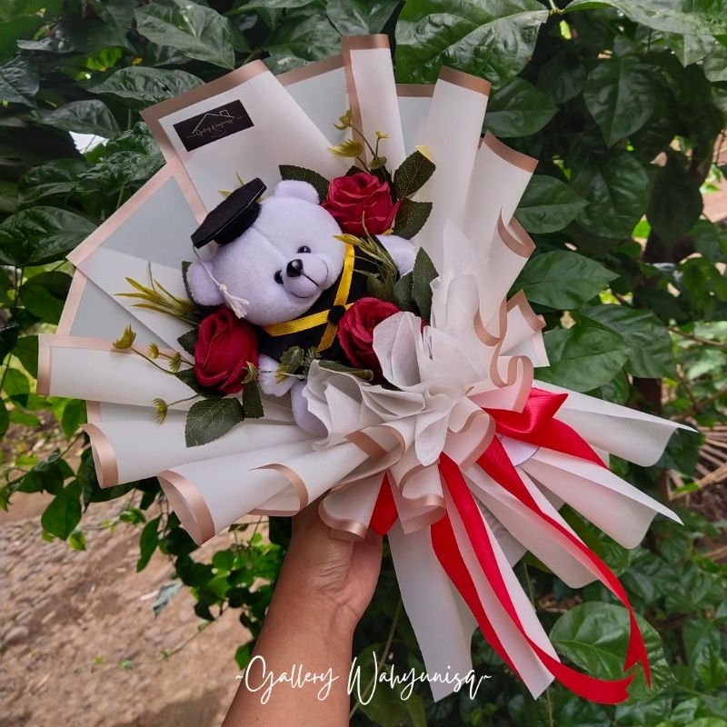 Jual BUKET BUNGA WISUDA | BUKET BONEKA WISUDA | BUKET TROPI & TOGA ...