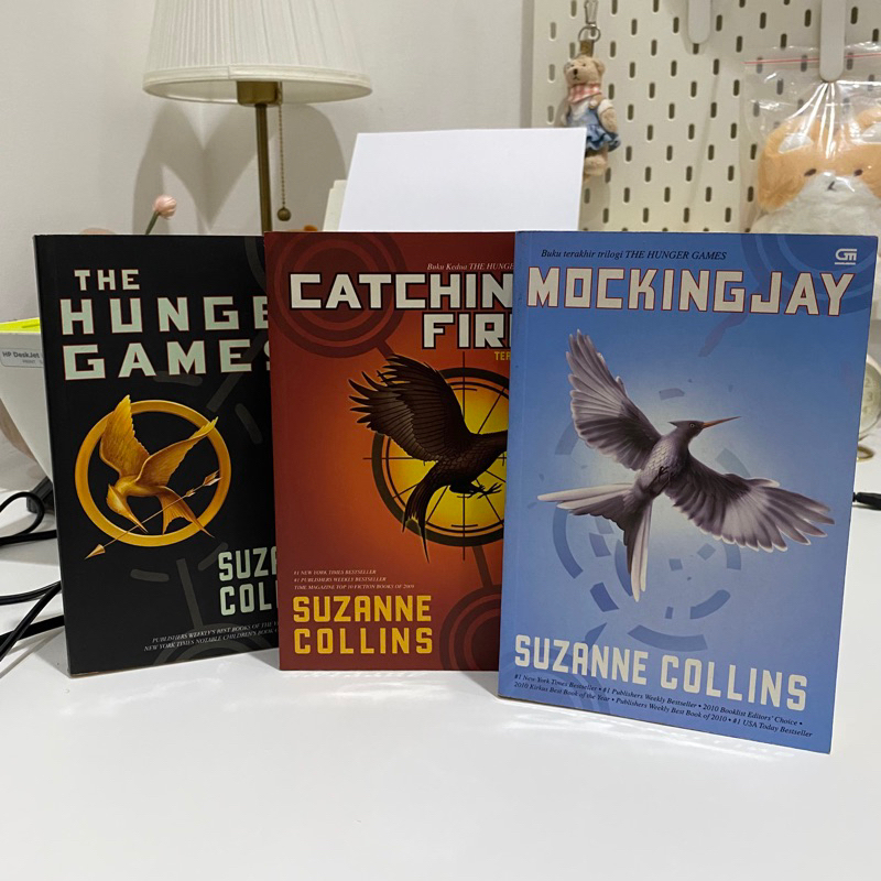 Jual (BOOKED) Hunger Games Trilogy by Suzanne Collins (Preloved ...