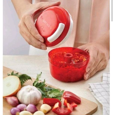 Jual Tupperware Turbo chopper dengan 3 pisau, Alat praktis 2x kali ...