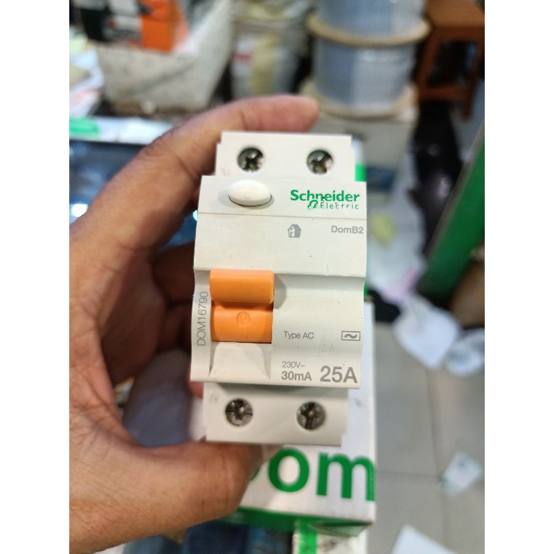 Jual ELCB SCHNEIDER DOMAE 2P 25A,40A 30mA | Shopee Indonesia