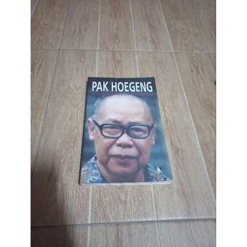 Jual Buku pak hoegeng polisi profesional dan bermartabat | Shopee Indonesia