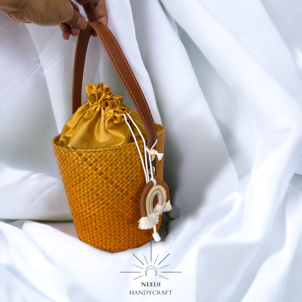 Jual NEEDI ELENA VINYL - Tas Pandan Ember Polos Parcel Anyaman Tas ...