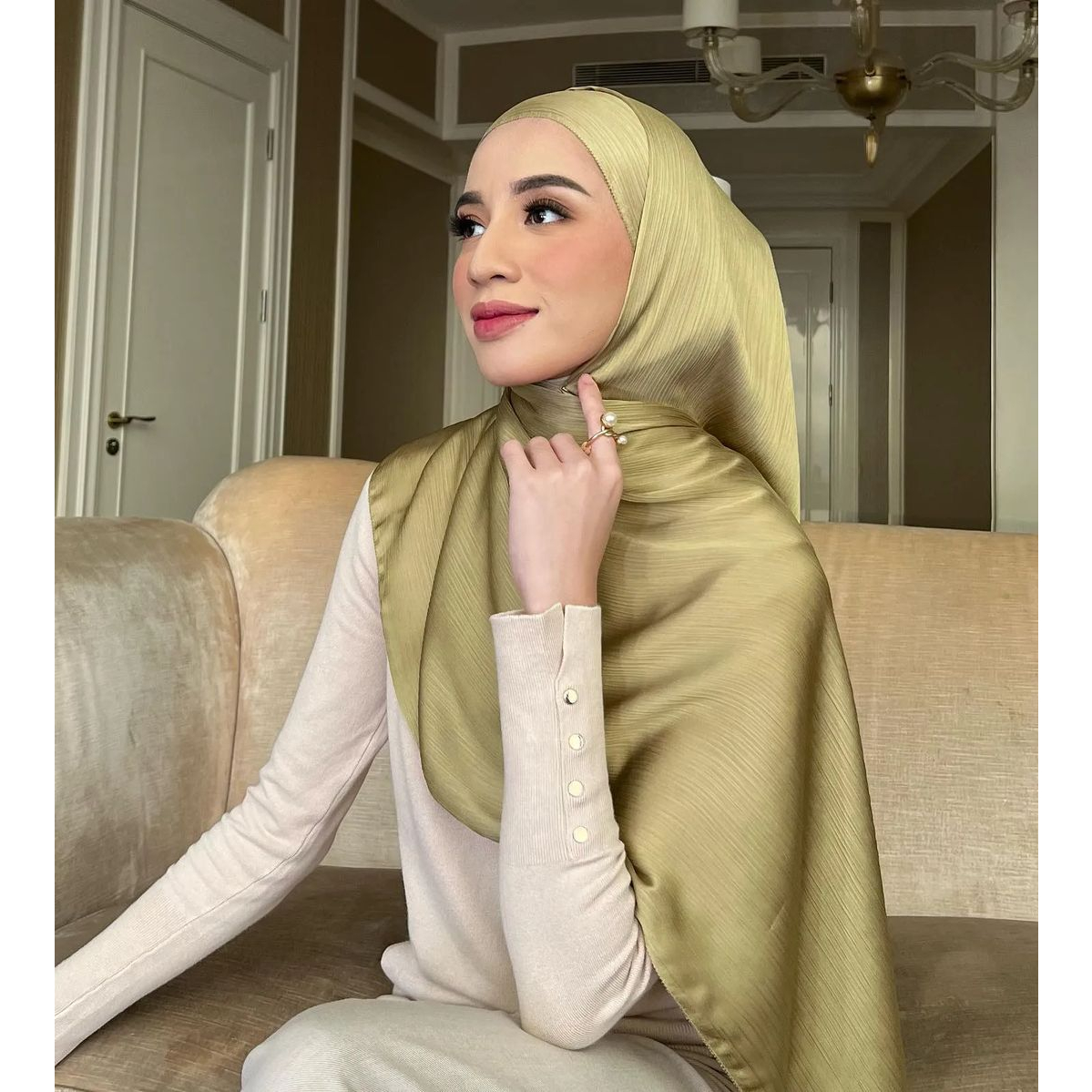 Jual Pashmina Silk Satin Premium Pashmina Silk Credenza Satin | Shopee Indonesia