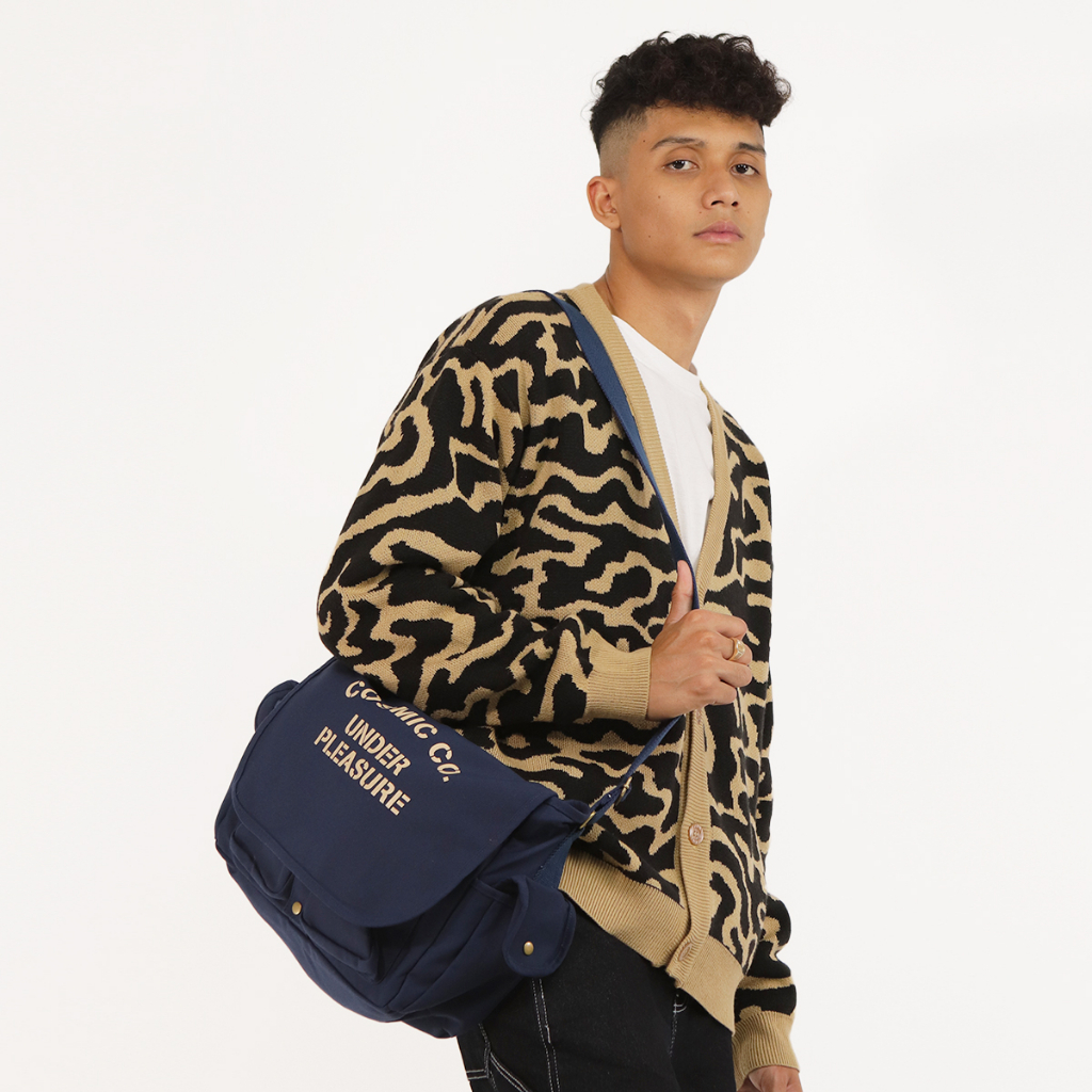Jual Cosmic Bag Tas Slingbag Dustin Navy | Shopee Indonesia