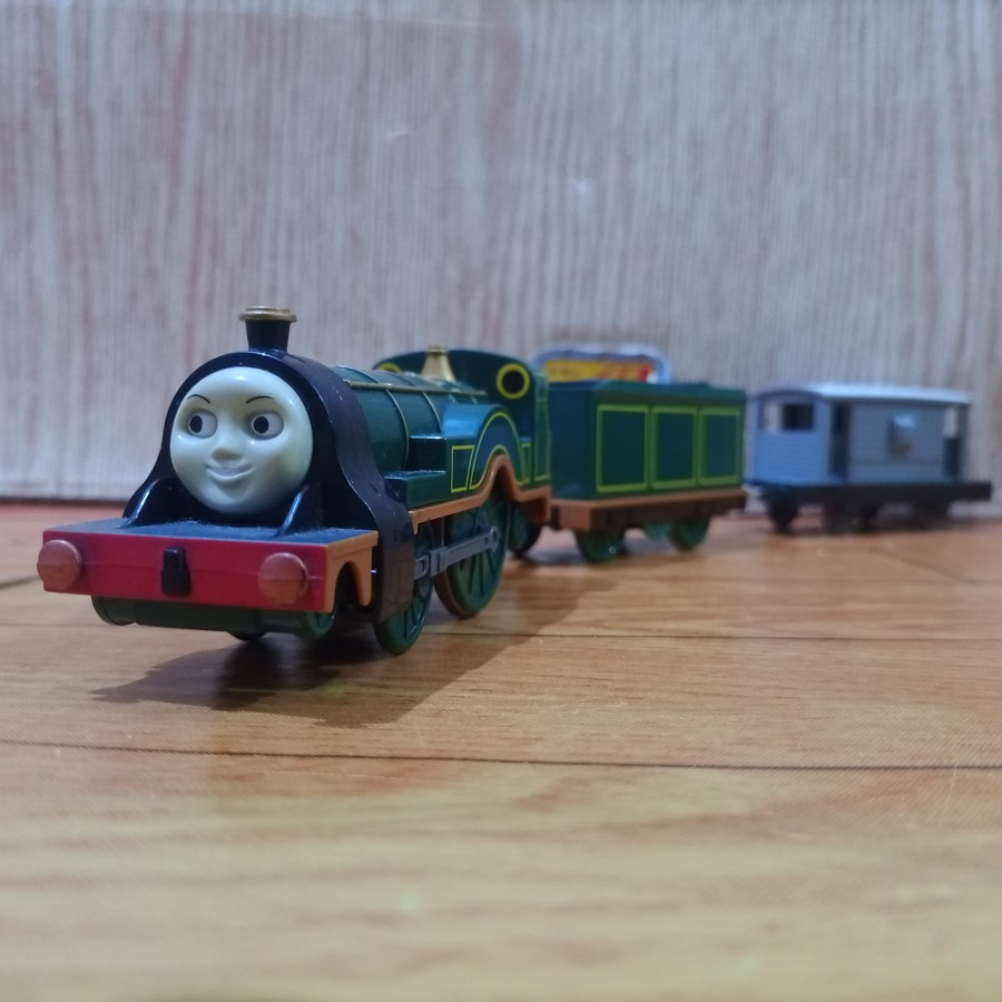 Jual Takara Tomy Kereta Plarail Emily (Thomas Series) | Shopee Indonesia