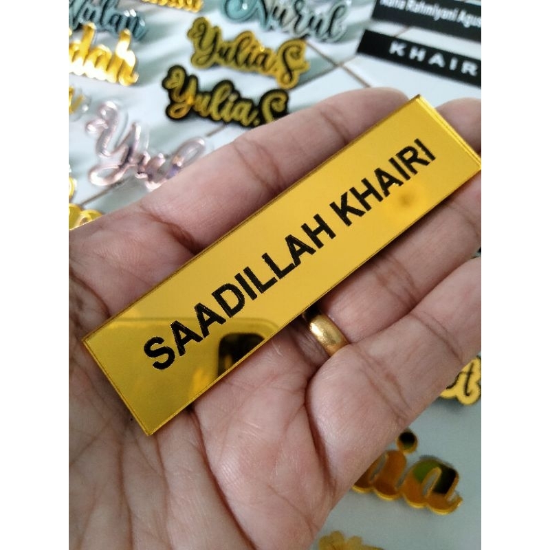 Jual Nama Dada Akrilik Gold / Nametag gold Akrillic | Shopee Indonesia