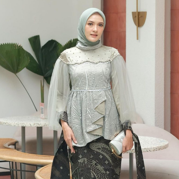 Jual Kebaya Couple Wisuda Modern Kebaya Set Tunik Lamaran Tunangan ...