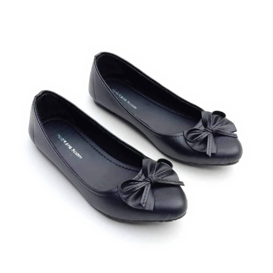 Jual Sepatu Hitam Kuliah Main Jalan Wanita Kekinian Flat shoes Kerja ...
