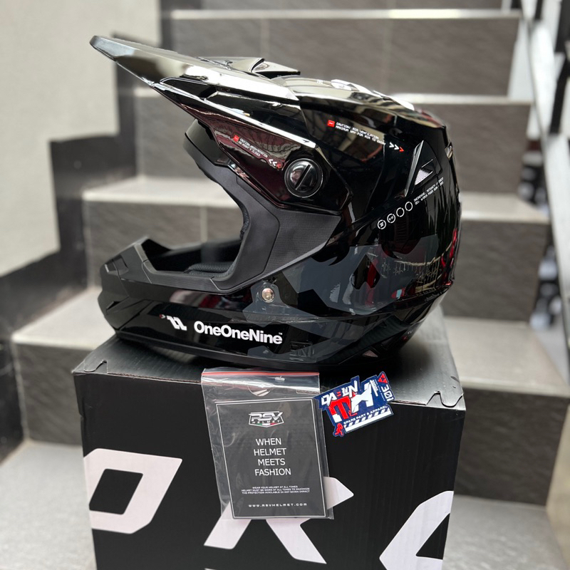 Jual HELM ONEONENINE TH9 MARK II - BLACK GLOSSY | Shopee Indonesia