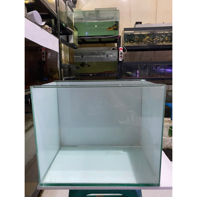 Jual AQUARIUM KACA TEMPER BACKROUND PUTIH POLOS UK 47 x 30 x 40 ...