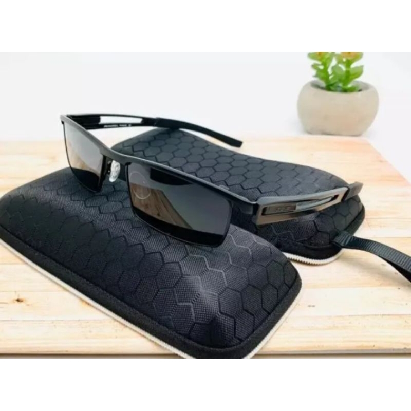 Jual Kacamata Hitam Pria Keren Dan Mewah Lensa Polarized Anti silau | Shopee Indonesia