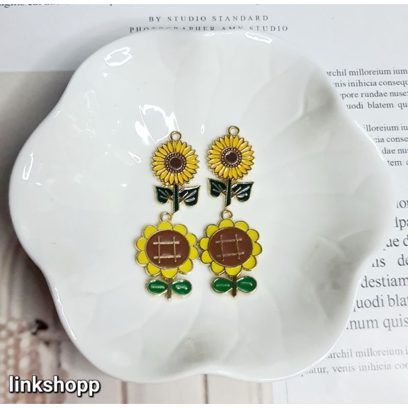 Jual CHARM ENAMEL BUNGA MATAHARI | Shopee Indonesia