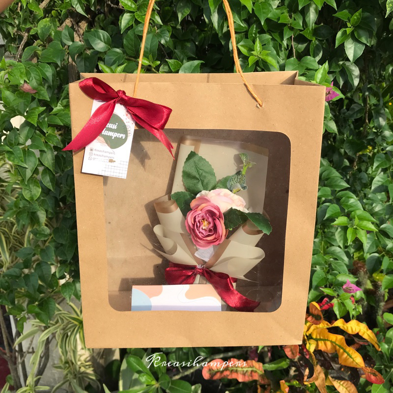 Jual Kado Hampers Gift Wisuda Bunga Boneka | Hampers Tas Bunga Boneka ...