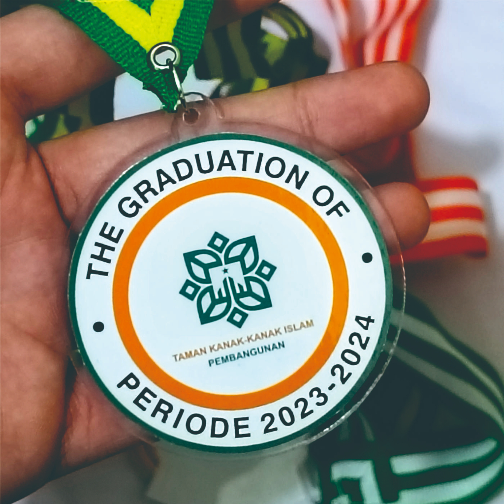 Jual MEDALI AKRILIK WISUDA KELULUSAN SEKOLAH TK SD SMA SMK SAMIR FREE ...