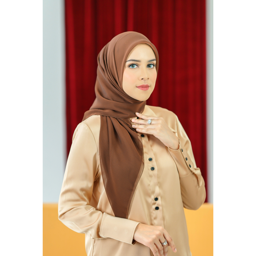 Jual Kelly Square in Deep Mahogany | Shopee Indonesia