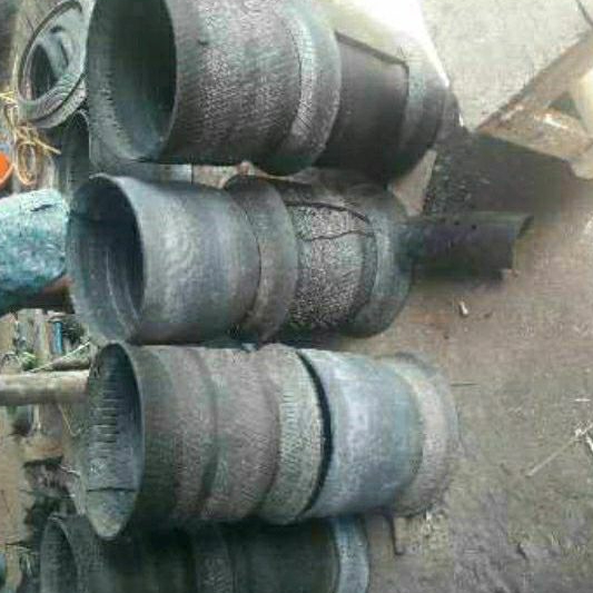 Jual pot bunga karet ban ukuran tanggung polos hitam tanpa cat ...