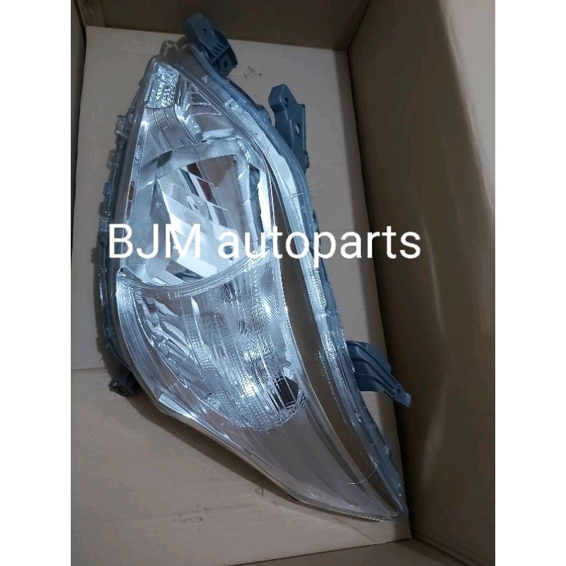 Jual Headlamp Lampu depan grand innova 2012/2015 original | Shopee ...