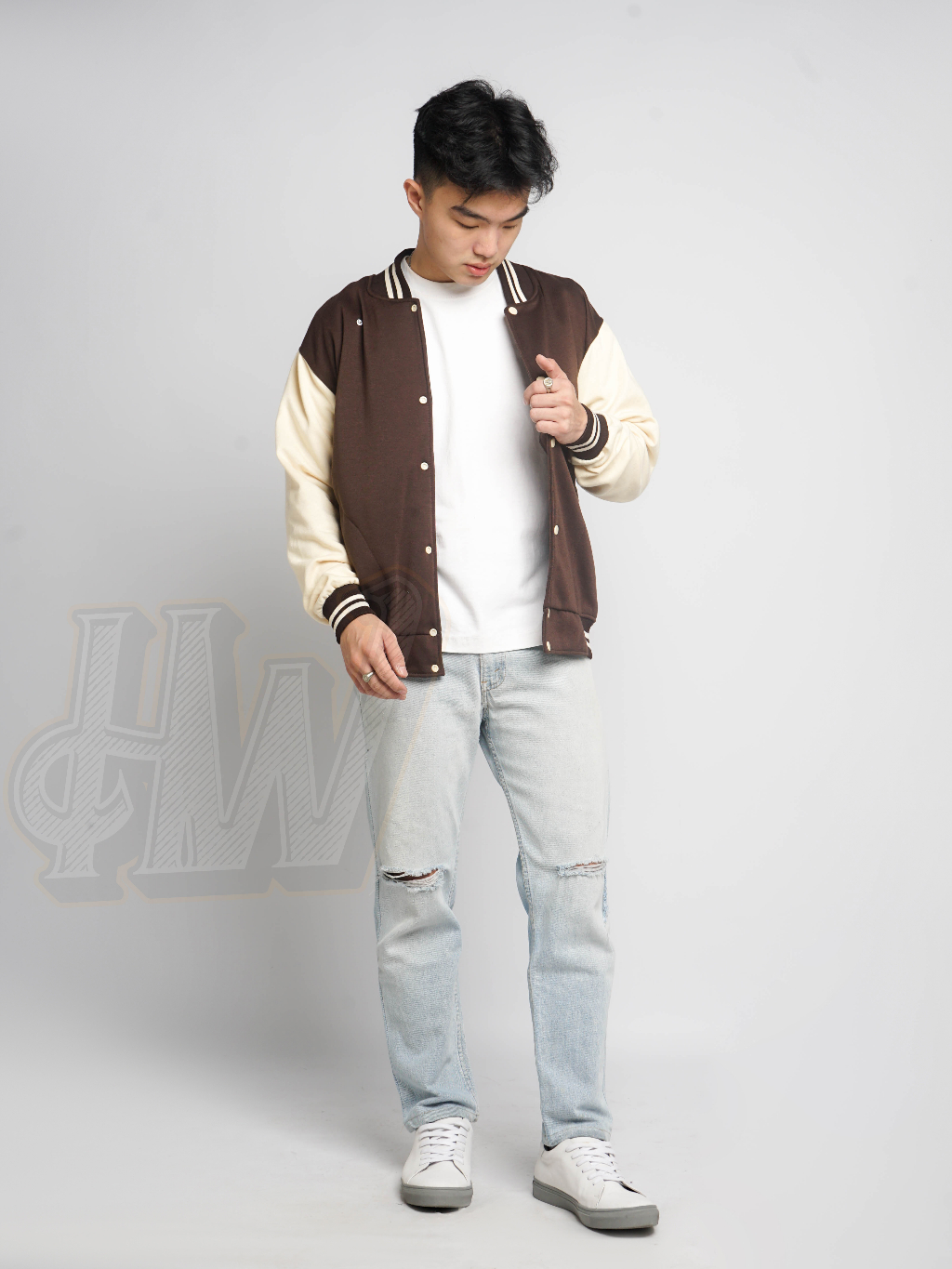 Jual Jaket Basebal Varsity Kancing Coklat Tangan Cream Polos Pria dan ...