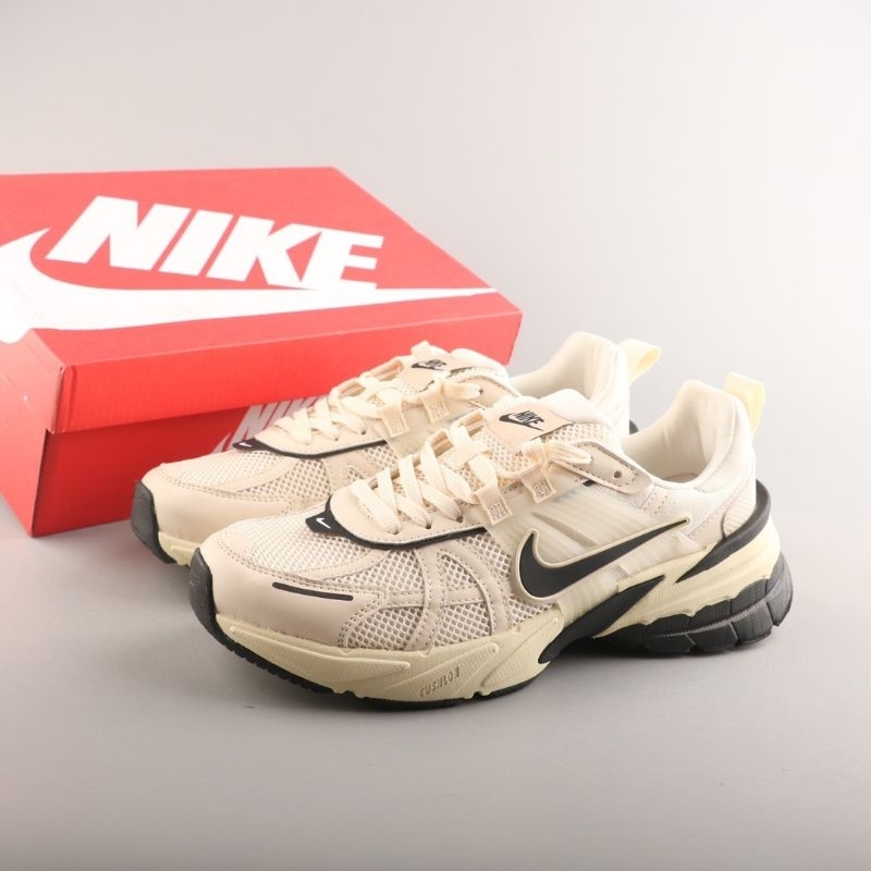 Jual Nike Wmns V2K Runtekk Low"White/Black”(FD0736-010) | Shopee Indonesia