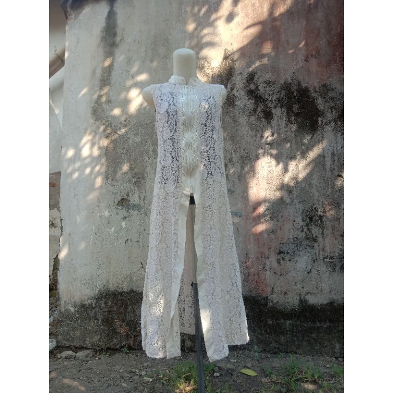 Jual OUTER / ROMPI PUTIH BROKAT ZIPPER | Shopee Indonesia