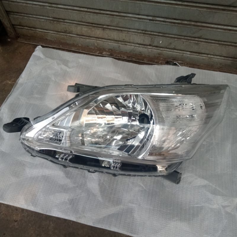 Jual headlamp lampu depan innova grand innova barong kijang innova 2011 ...