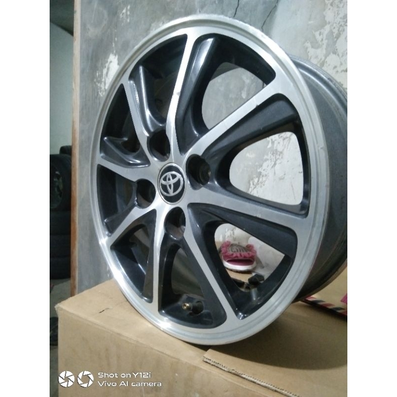 Jual VELG OEM / ORIGINAL CALYA & SIGRA RING 14 PCD 4X100 LEBAR 5 INCHI ET45 | Shopee Indonesia