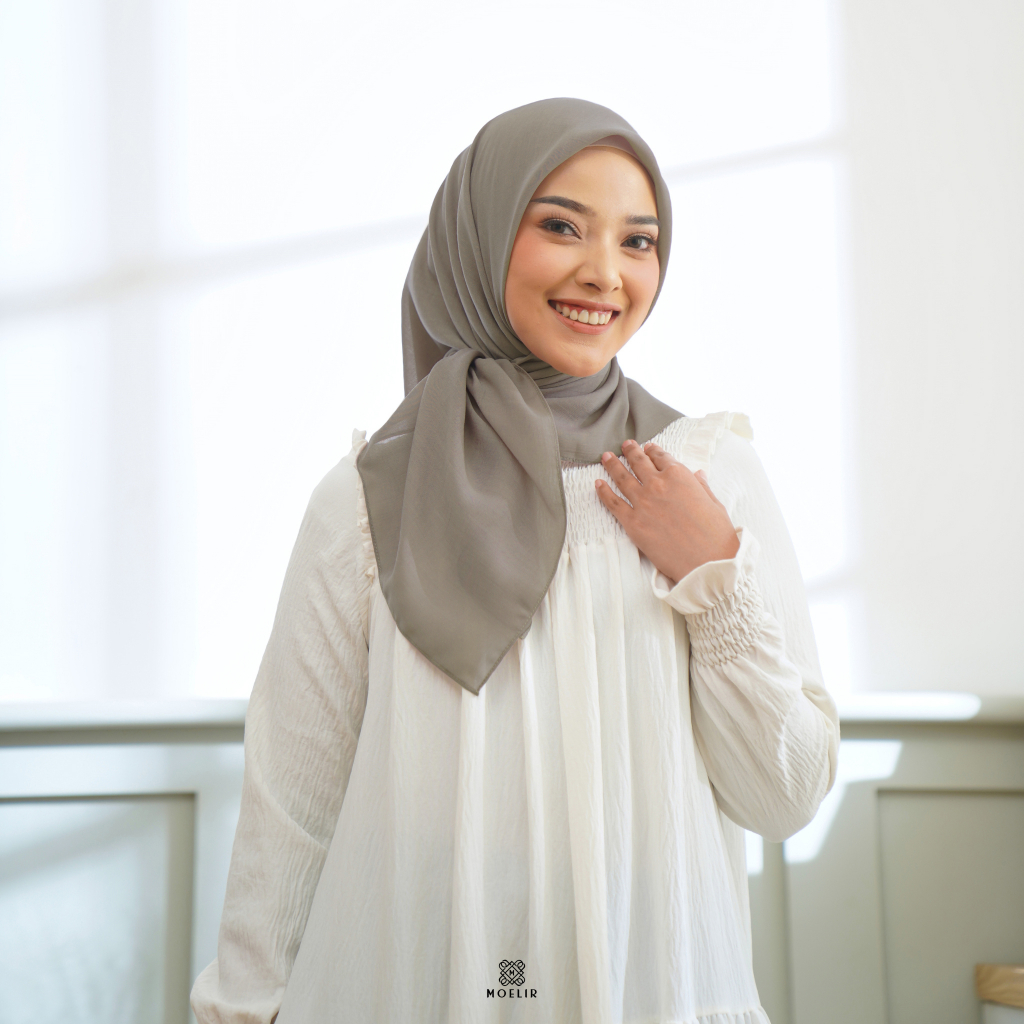 Jual Hijab Paris Premium Segi empat / Jilbab Paris Voal Kerudung Segi ...