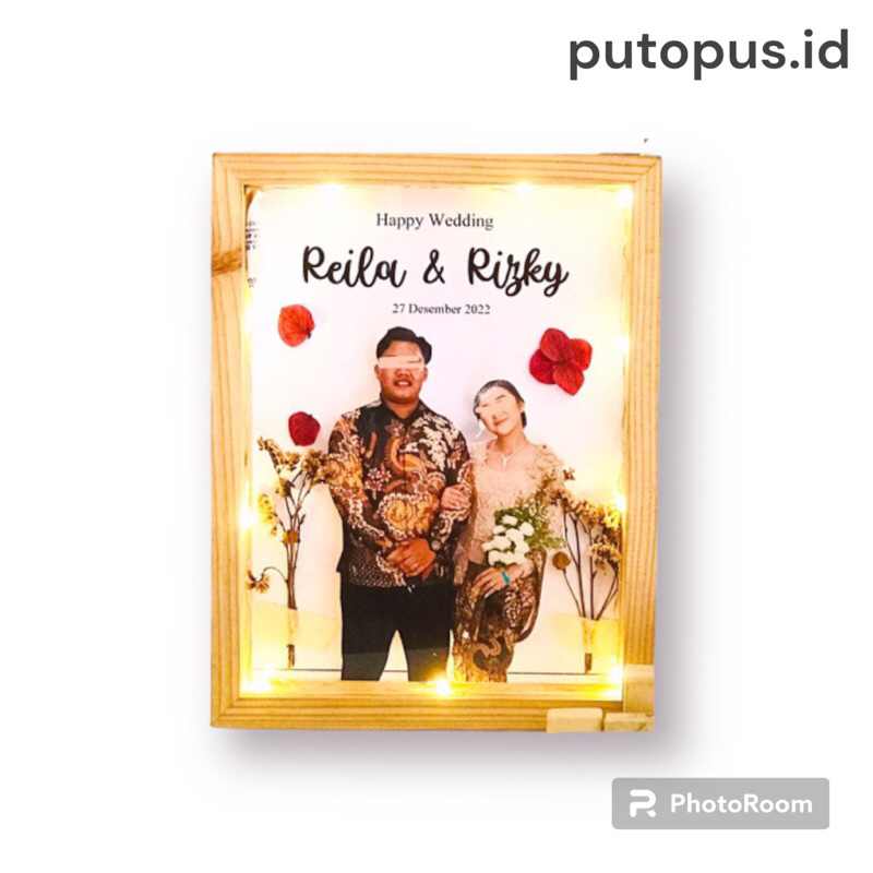 Jual CARTOON IN FRAME / KADO HADIAH WISUDA / KADO HADIAH ANNIVERSARY ...