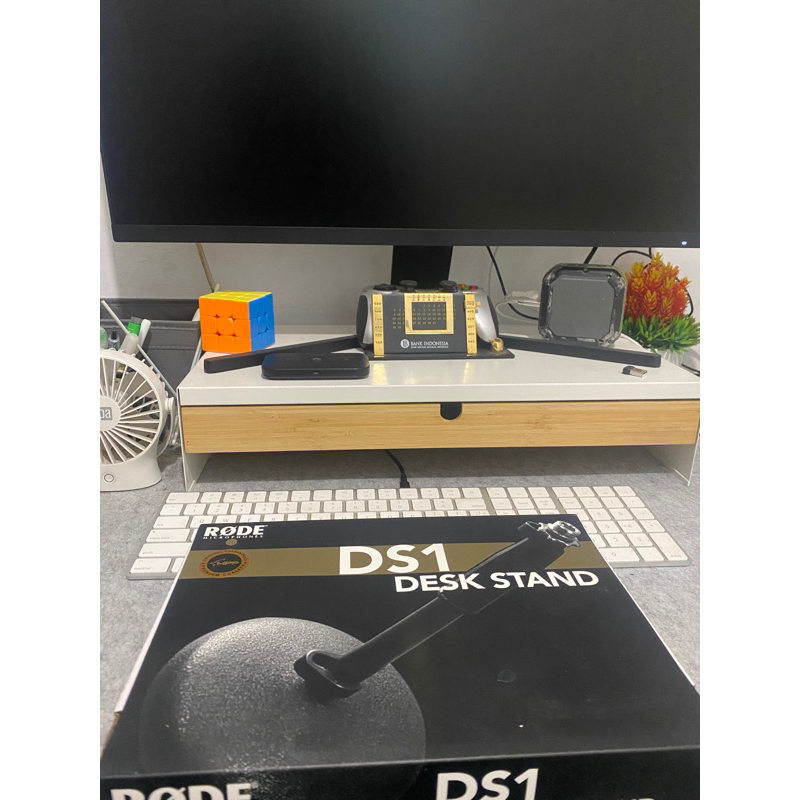 Jual stand rodepodmic Desk setup | Shopee Indonesia