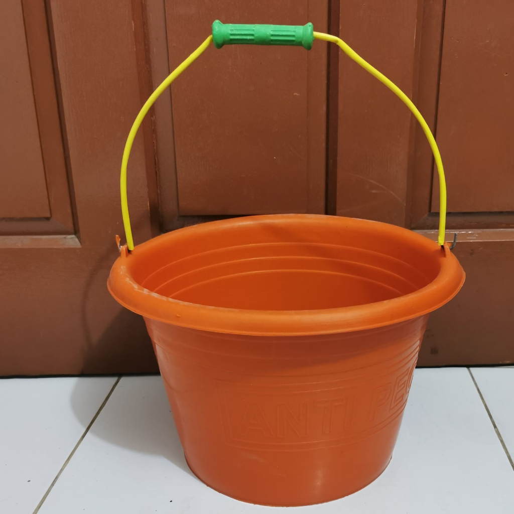 Jual EMBER AIR PLASTIK / EMBER COR BESAR | Shopee Indonesia
