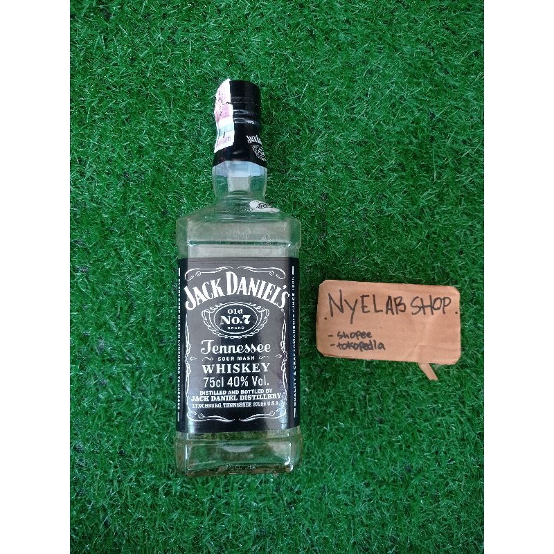 Jual botol whiskey bekas jack daniel isi kosong untuk pajangan | Shopee ...