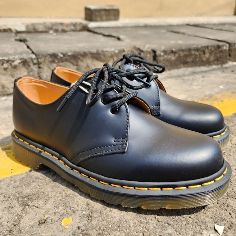 Jual Sepatu Docmart Boots Pria 1461 Black Smooth low 3 Hole Classic ...