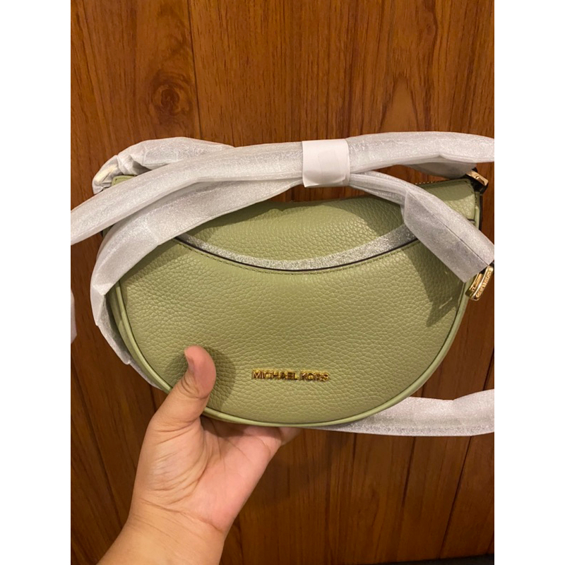 Jual Original Murahhhh!!! MK Dover Half Moon Crossbody | Shopee Indonesia