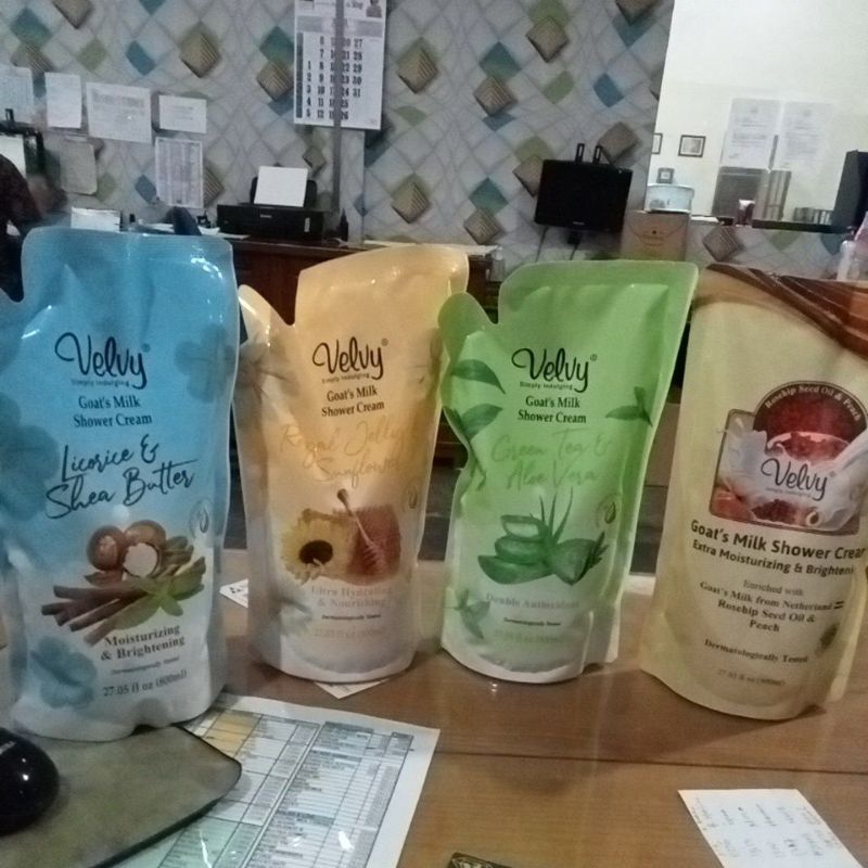 Jual Velvy Goat's Milks Shower Cream 800 ml | Shopee Indonesia