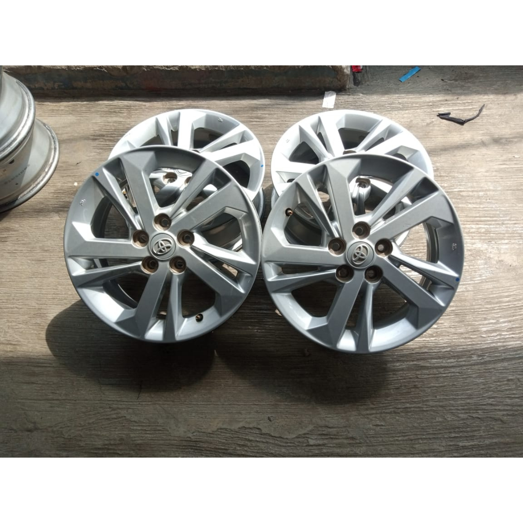 Jual VELG BEKAS COPOTAN MOBIL VELOZ RING 15 PCD 5X100 U/ SIENTA VELOZ XENIA 2022 ALTIS | Shopee ...