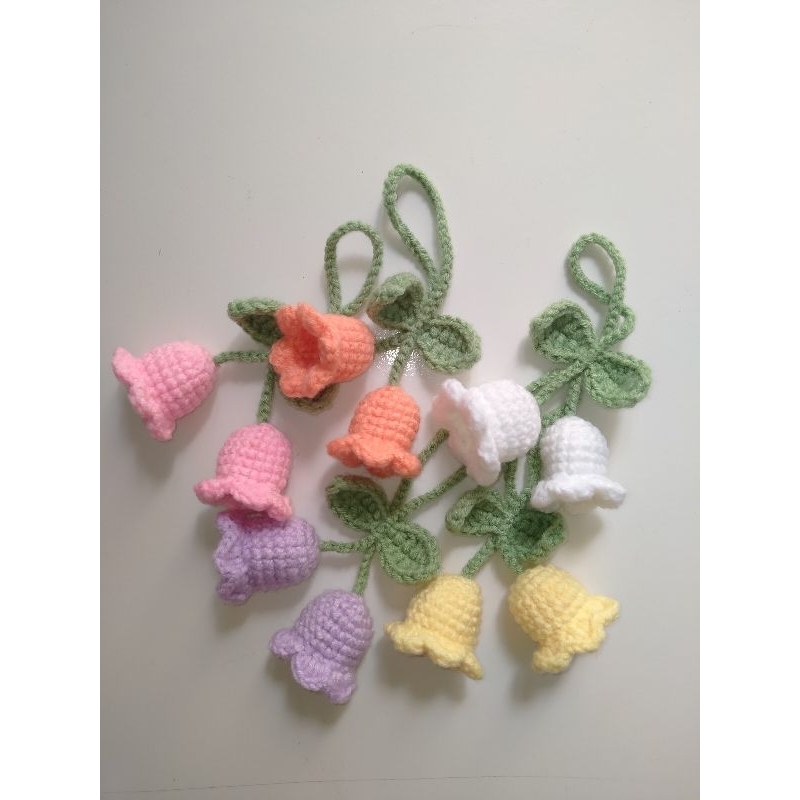 Jual GANTUNGAN TAS BUNGA RAJUT SOUVENIR GANTUNGAN TAS BUNGA LILY ...