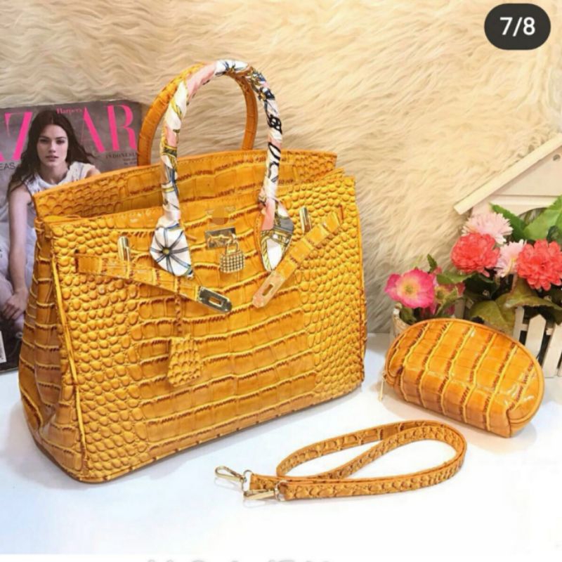 Jual Tas Croco Glosye Uk30 Kuning+Gantungan Pompom+Syall | Shopee Indonesia