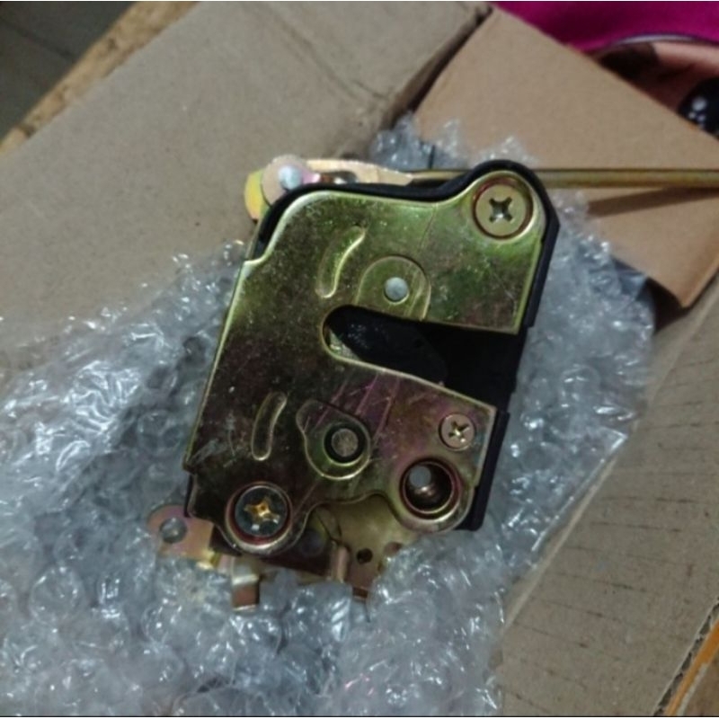 Jual door lock doorlock mekanis kunci pintu kanan / kiri Toyota kijang ...