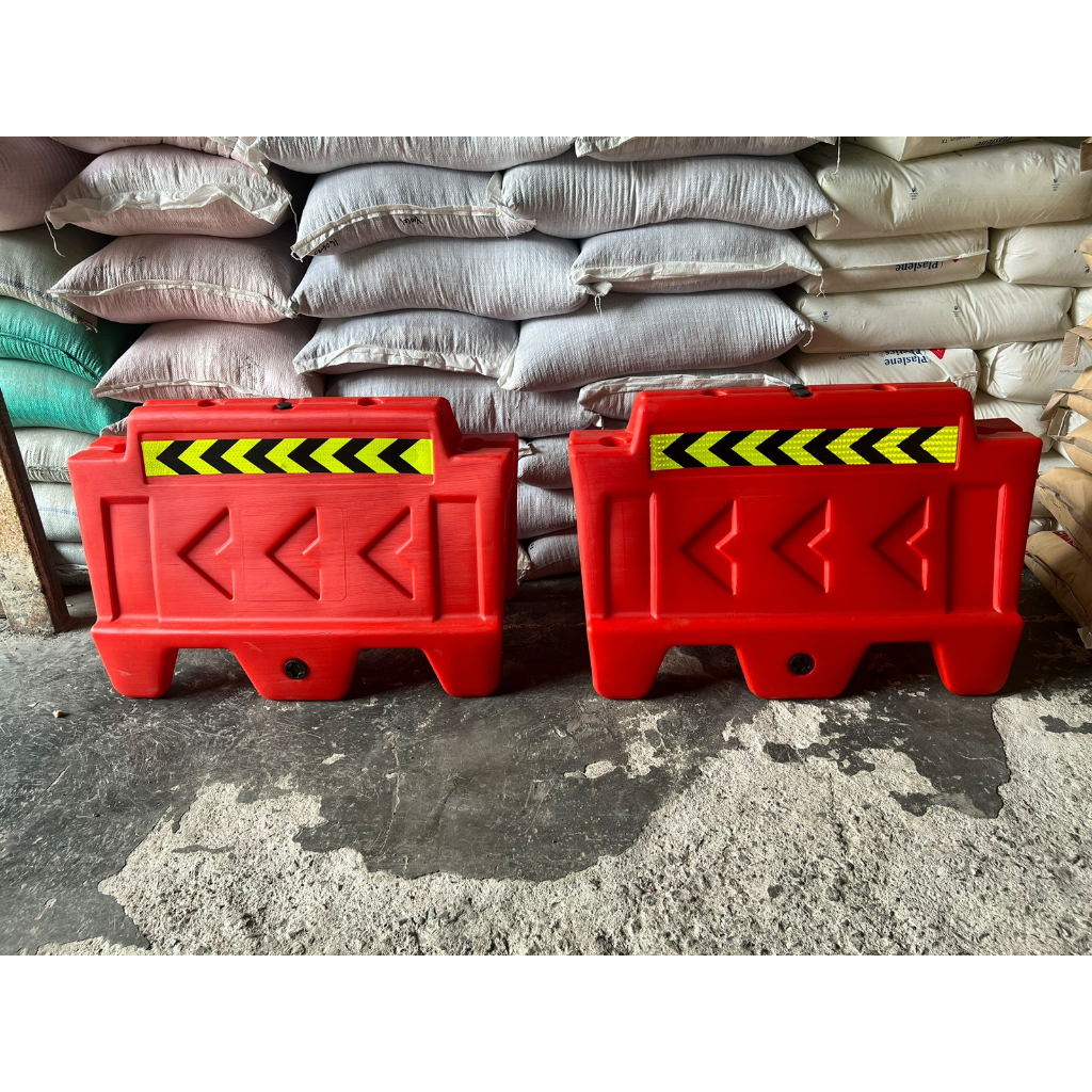 Jual Road Barrier Lipat Road Barrier Susun Pembatas Jalan | Shopee ...