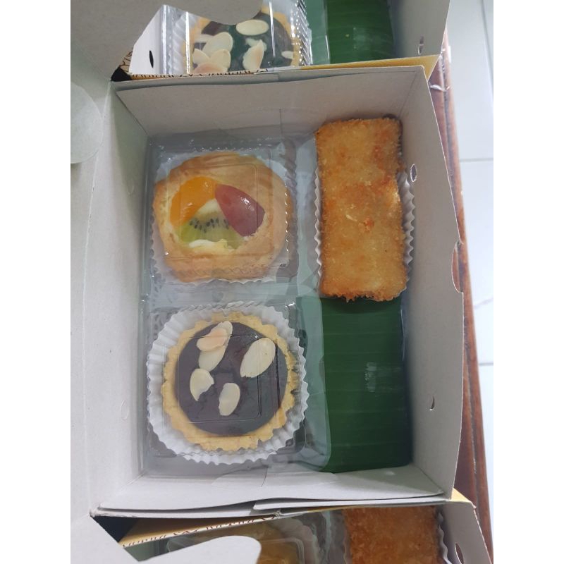 Jual PAKET SNACK BOX ISI 4 KUE | Shopee Indonesia