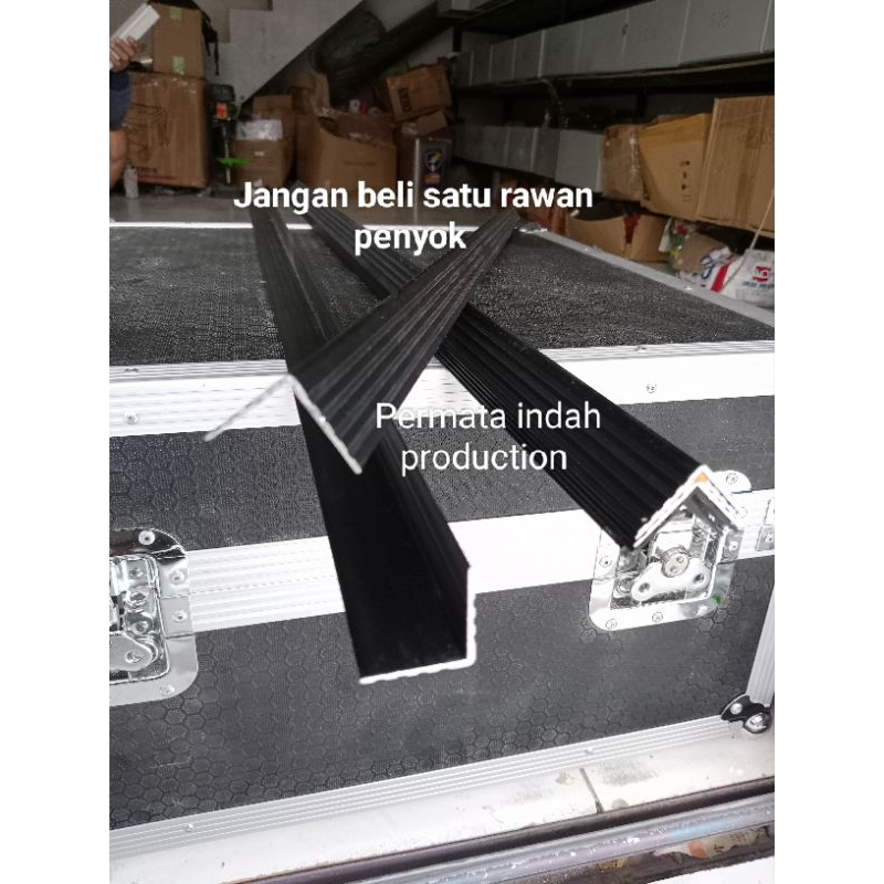 Jual Lis Aluminium L hitam 1 meter Lis hardcase | Shopee Indonesia