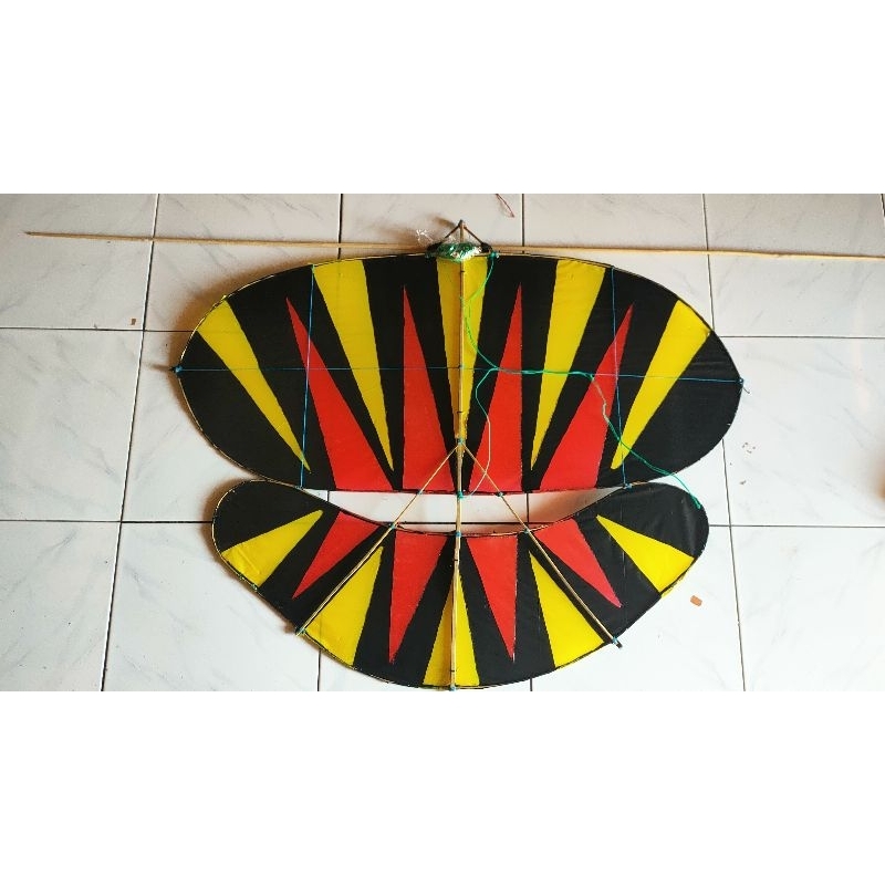 Jual Layangan Babon Anggrem nyeni motif gerigi 1 meter | Shopee Indonesia