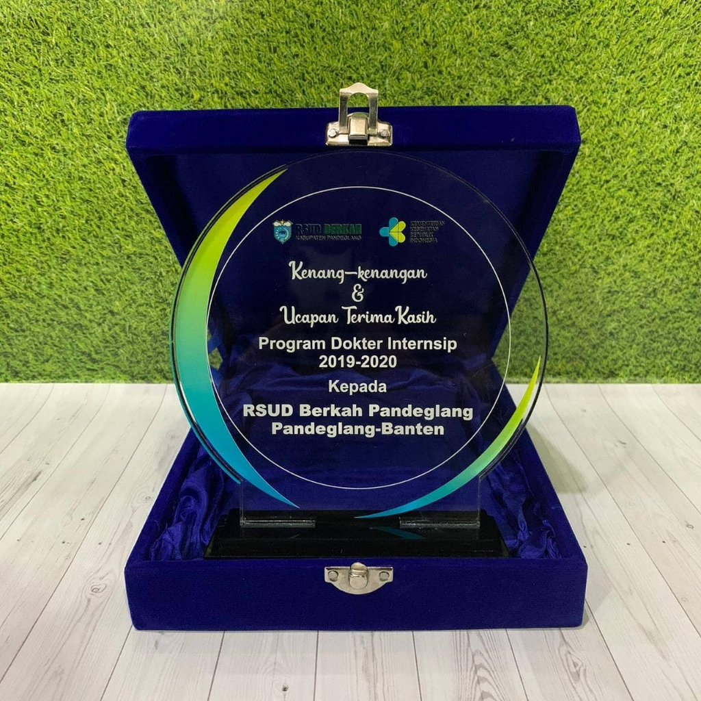 Jual Promo spesial !! Plakat akrilik + box 20x20cm, plakat magang, PKL ...